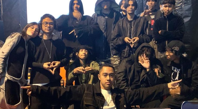 Laze: Rapper yang Mengubah Kata Menjadi Senjata - RM.Synergy Blog ...