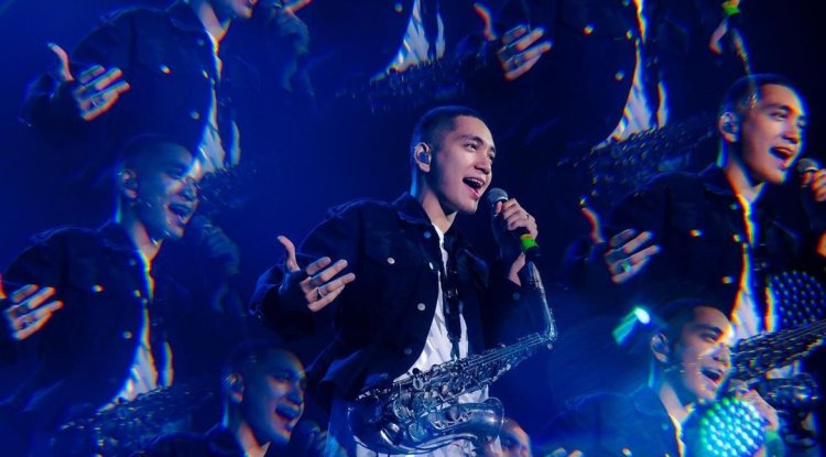 Kesendirian yang Menguatkan: Kisah di Balik Lagu 'When I'm All Alone ...